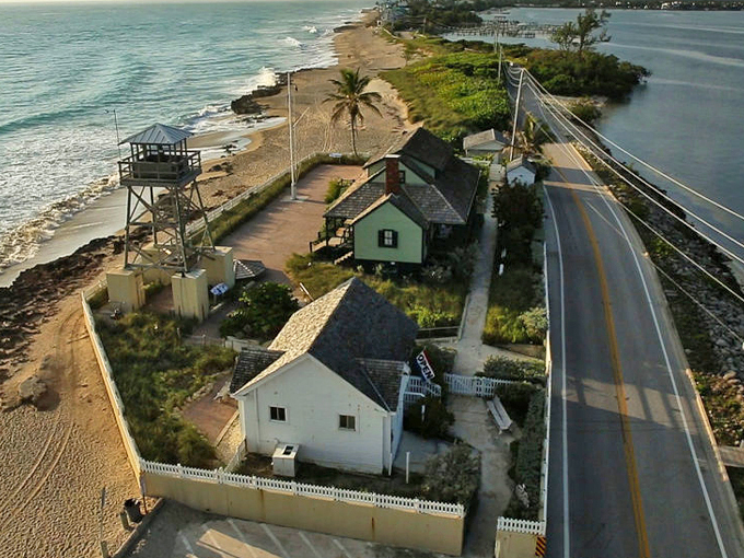 gilberts bar house of refuge 2