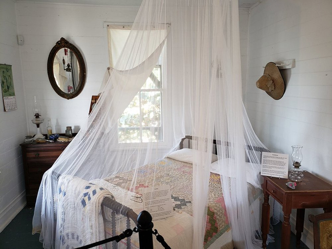 gilberts bar house of refuge 3