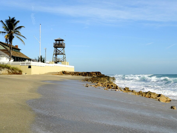 gilberts bar house of refuge 7