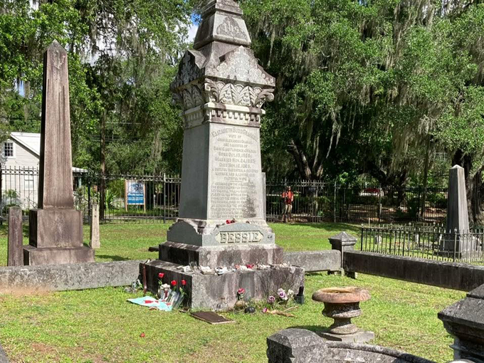 grave of elizabeth budd graham 2