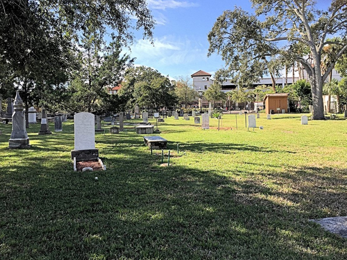 huguenot cemetery 9
