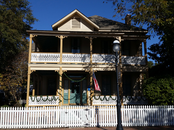 lear rocheblave house 2