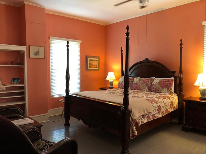 the island hotel and restaurant 5