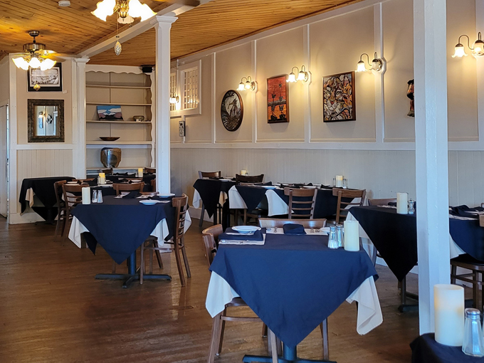 the island hotel and restaurant 6