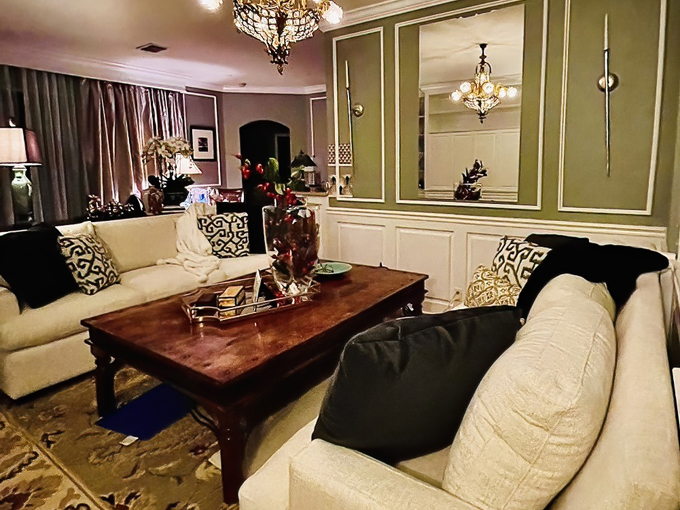 thom downs antiques inc 5