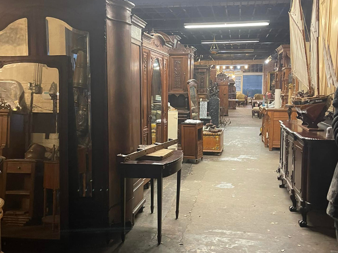 Thom Downs' Antiques Inc 7