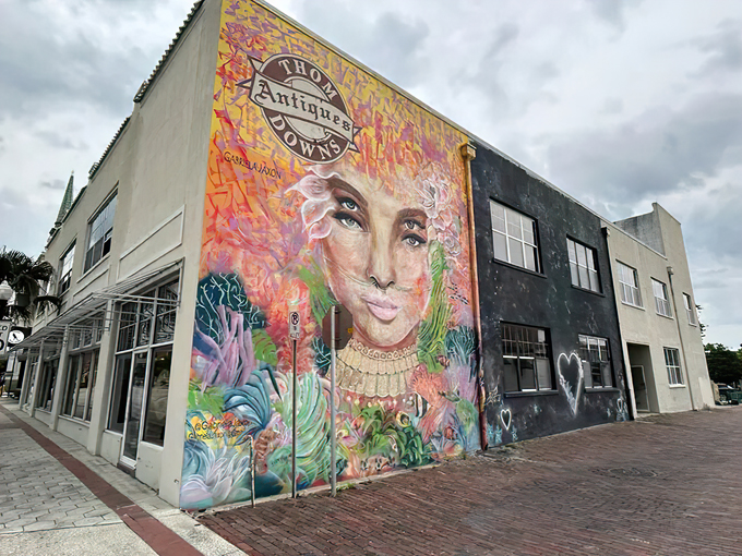 Thom Downs' Antiques Inc 1