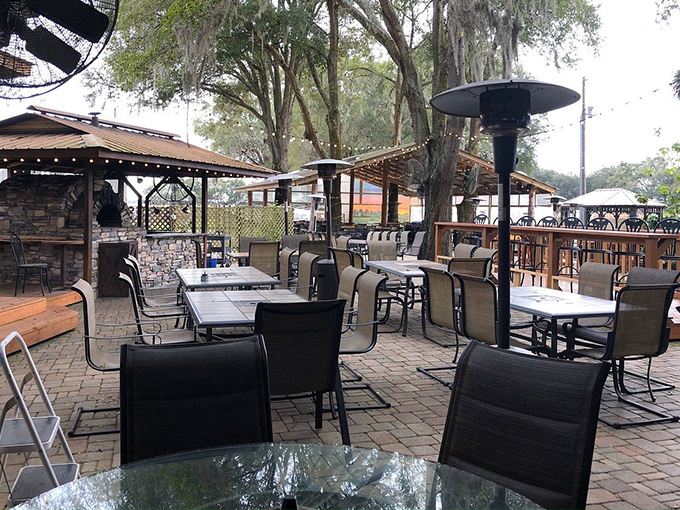 Whispering Oaks Winery (Oxford)