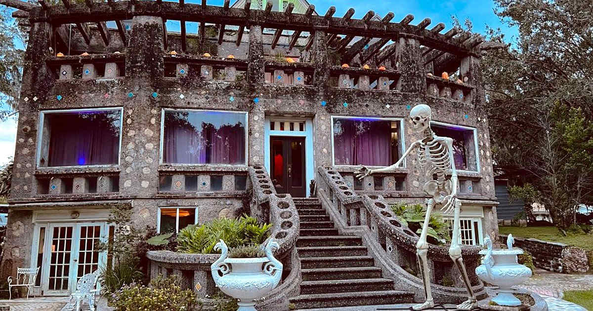 The Wonder House In Florida Is So Darkly Whimsical, It Feels Like A Tim ...
