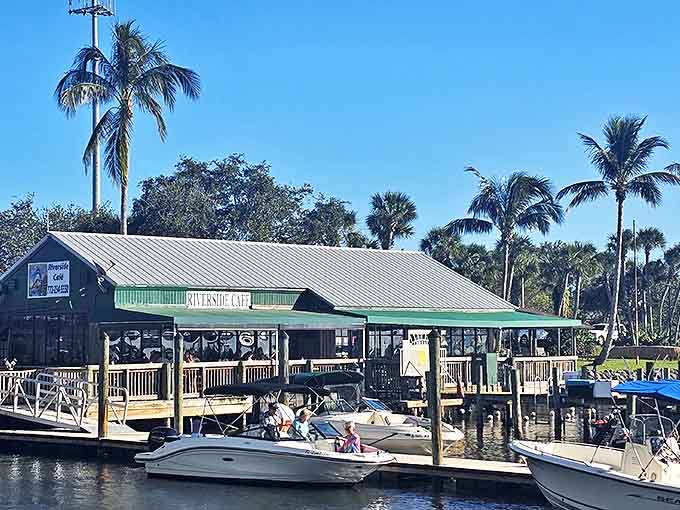 Riverside Caf&eacute; proves that waterfront dining doesn't need pretension &ndash; just fresh catches, cold drinks, and front-row seats to nature's daily show.