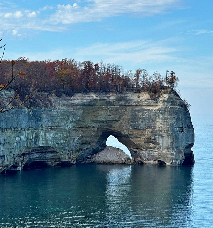 This natural stone archway frames Lake Superior's horizon like a postcard come to life &ndash; Mother Nature's own triumph of architecture.