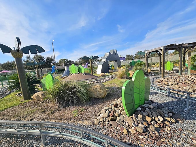 The Dino Adventure Track features charming leaf cutouts and natural elements – where little explorers can channel their inner paleontologists on a prehistoric journey.