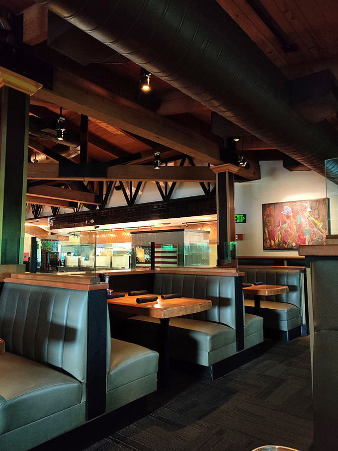 Booths designed for lingering &ndash; these aren't "eat and run" seats but "cancel your next appointment" accommodations that invite you to stay awhile.