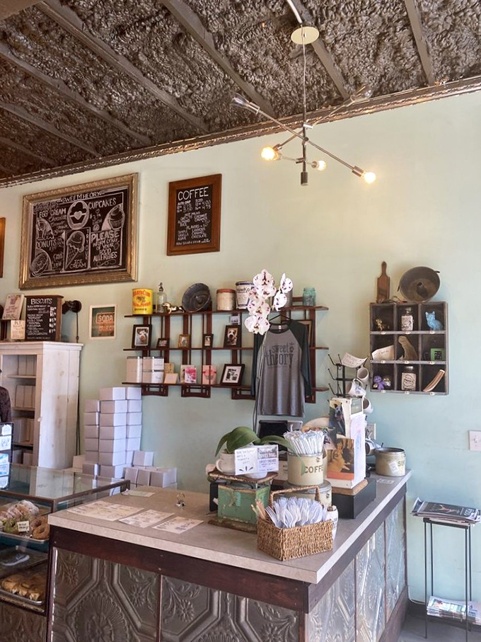 The counter area combines rustic charm with functional simplicity &ndash; the perfect stage for Sweet Theory's edible performances.