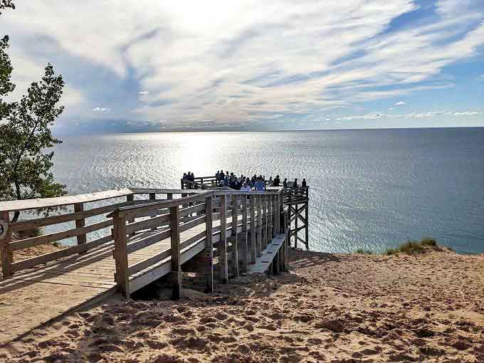 This observation deck provides front-row seats to nature's show, no ticket required, though bringing a camera is highly recommended.