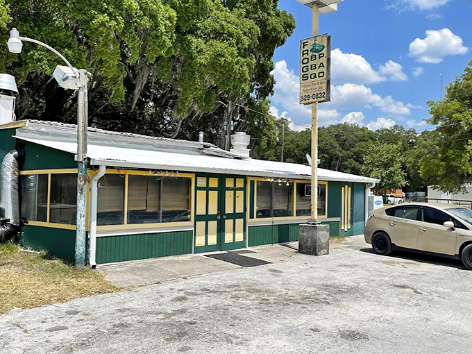 Frog's BBQ Pad proves that sometimes the most unassuming places serve up the most unforgettable flavors.