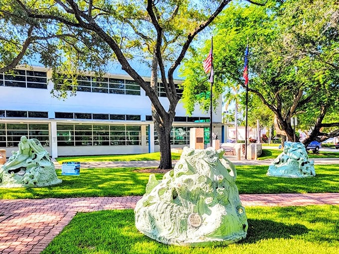 The land-based exhibition brings the underwater experience to those who prefer to keep their feet dry.