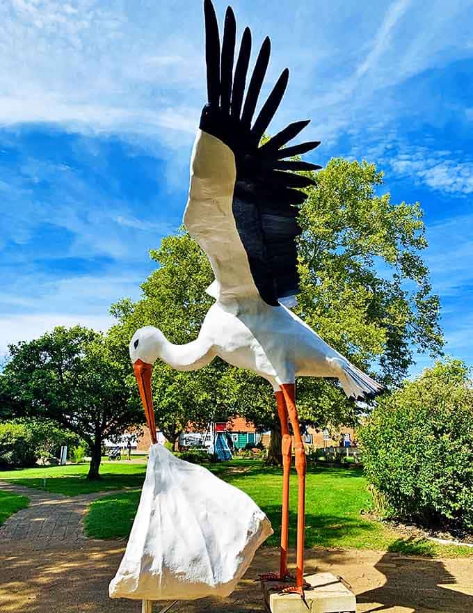 This magnificent stork sculpture delivers both artistic beauty and cultural significance – in Dutch tradition, storks symbolize good luck and new beginnings.