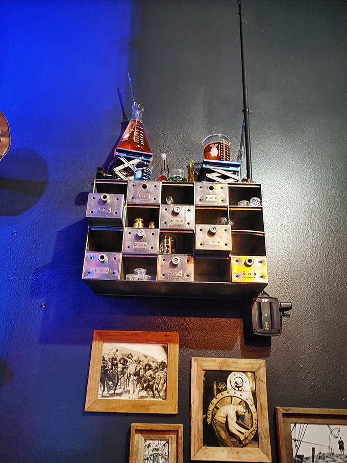 Vintage gauges, pressure dials and mysterious artifacts line the walls &ndash; push the wrong lever and you might just "submerge" the entire bar!