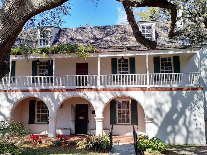 Solar panels on the roof show that even traditional barbecue joints can embrace modern sustainability without sacrificing authenticity.