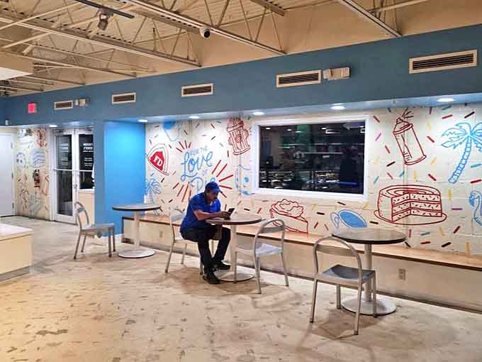 Simple seating that says, "Focus on the dessert, people &ndash; you're not here for the chairs."