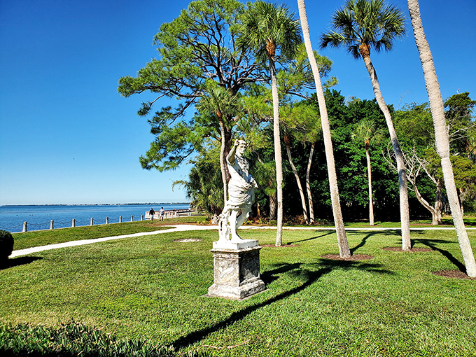 Ancient Rome's GQ cover model, standing tall in Florida humidity without breaking a sweat. Talk about timeless style!