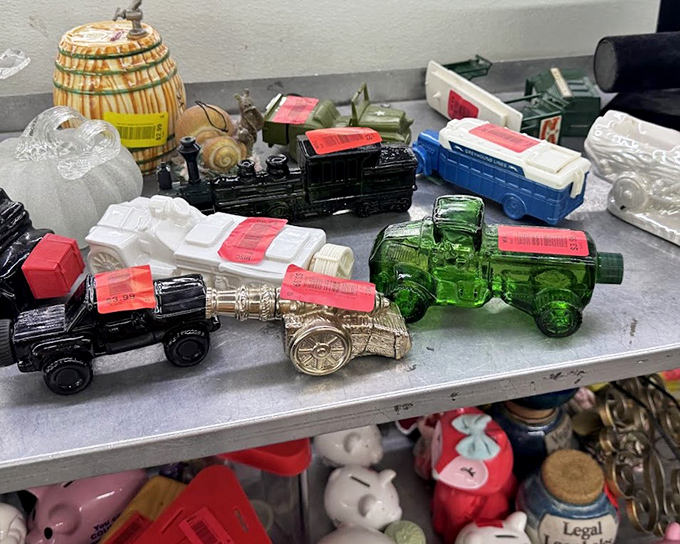 As the day winds down, shoppers emerge victorious with their finds &ndash; nobody, and I mean nobody, walks out empty-handed.