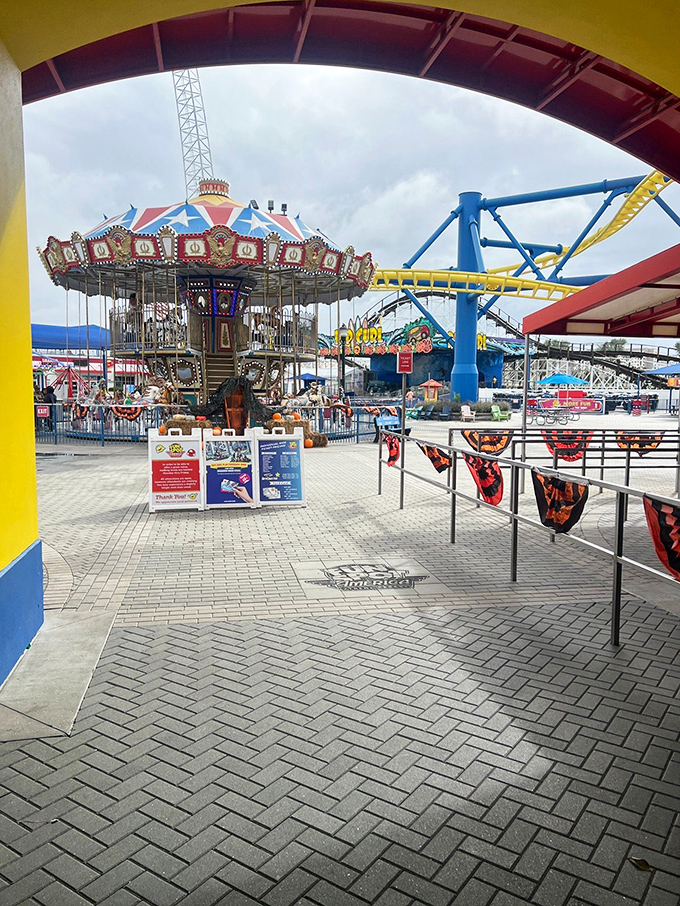 Step through these colorful gates and leave behind the complicated world of mega parks – here, fun comes without the need for strategy guides.