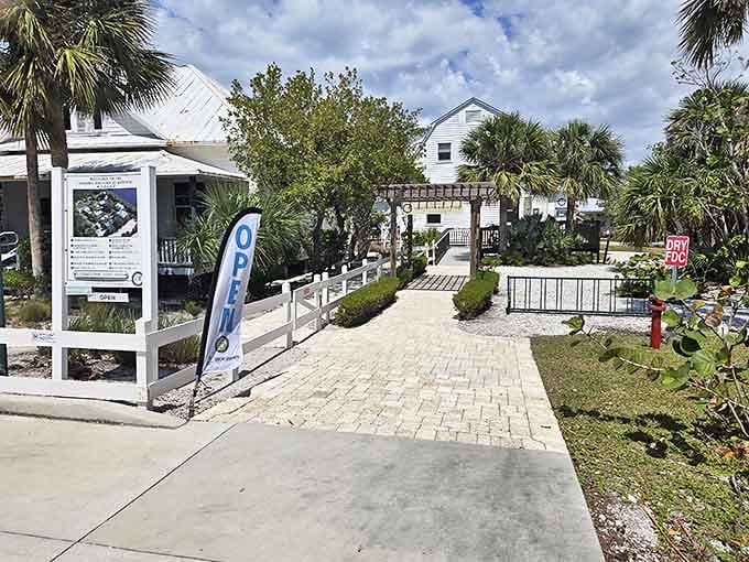 The AHF entrance welcomes bargain hunters and fashion enthusiasts alike &ndash; no password required for this exclusive club.