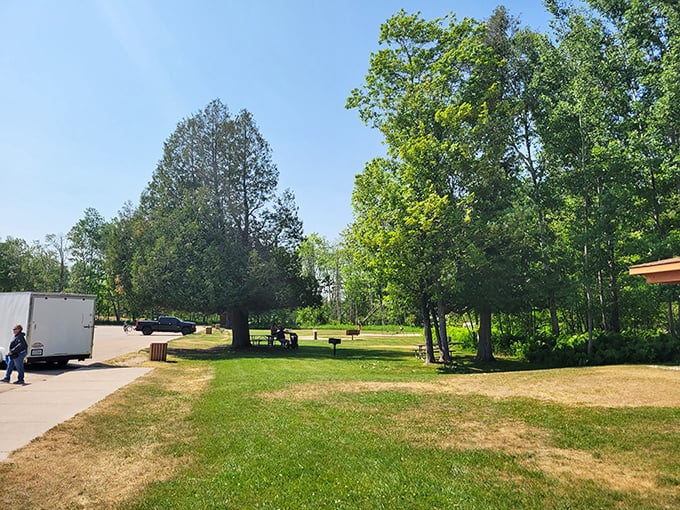 Pack a picnic and stay awhile &ndash; these grounds offer the perfect backdrop for sandwiches that suddenly taste gourmet when eaten here.