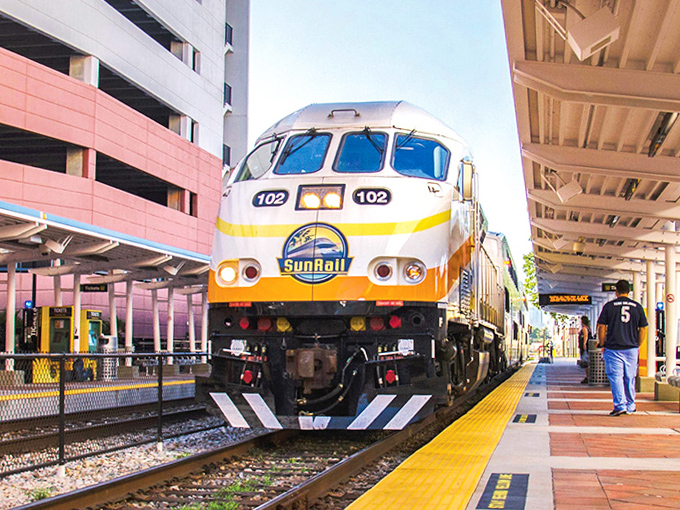 Urban convenience meets Florida sunshine at this downtown platform, where office workers and tourists alike escape the gridlock below.