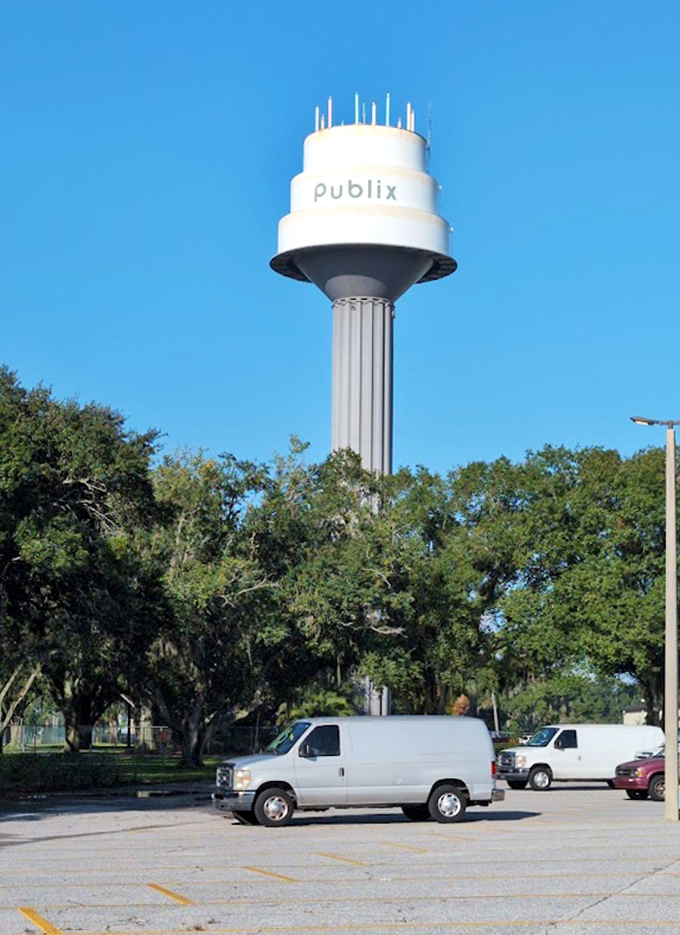 A true Florida landmark that locals use for directions: "Turn left at the giant birthday cake" makes perfect sense in Lakeland.