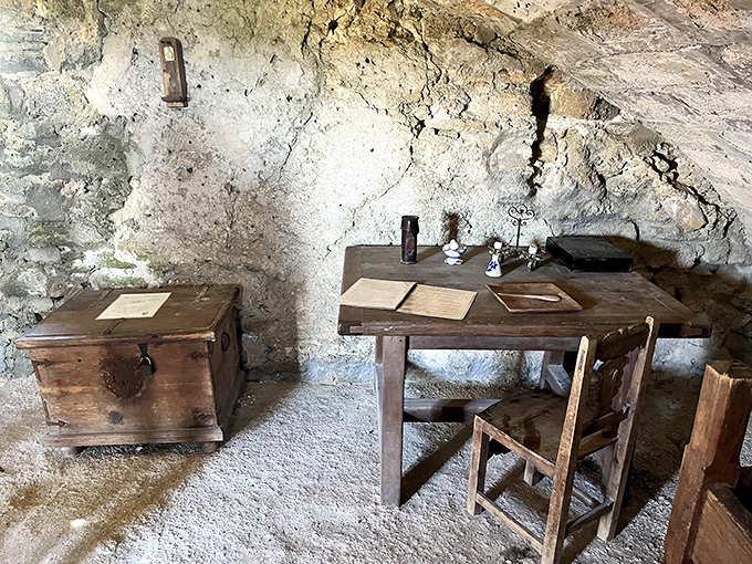 Colonial minimalism at its finest &ndash; a simple desk where important military decisions were made without the benefit of Google.