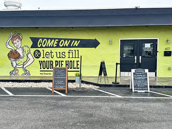 Se7enBites' bright yellow exterior and playful signage welcome pie lovers to this Orlando comfort food haven.