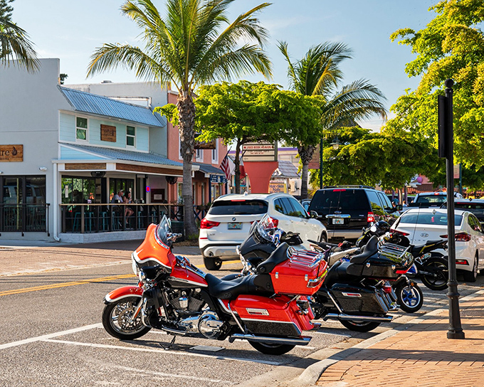 Ocean Boulevard: Where beach-town charm meets vacation vibes, creating the perfect backdrop for memory-making and people-watching adventures.