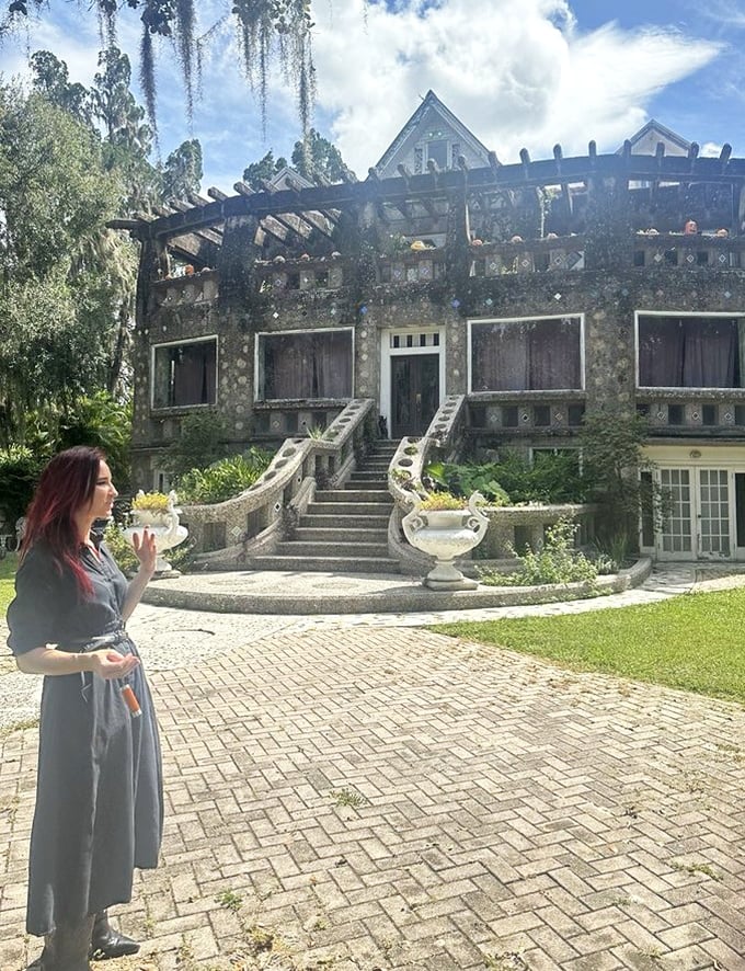One of the lovely tour guides of the mansion.
