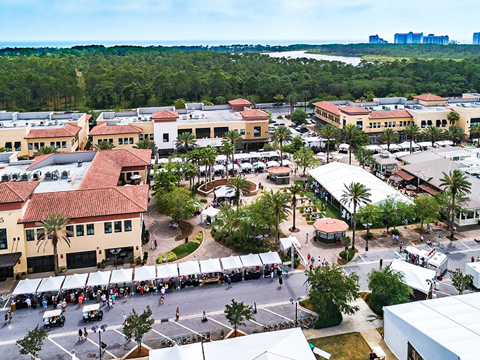 Bird's eye paradise: From above, Grand Boulevard reveals its true form &ndash; a perfectly planned oasis where shopping bags multiply mysteriously.