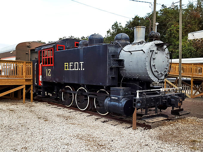 BEDT locomotive: This compact but powerful switcher engine wears its industrial heritage proudly, its no-nonsense design speaking to a lifetime of rail yard service.