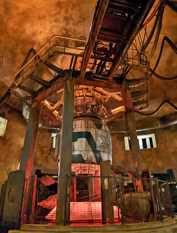 The centerpiece of Ronto Roasters combines industrial design with alien aesthetics, showcasing the imaginative engineering throughout Galaxy's Edge.