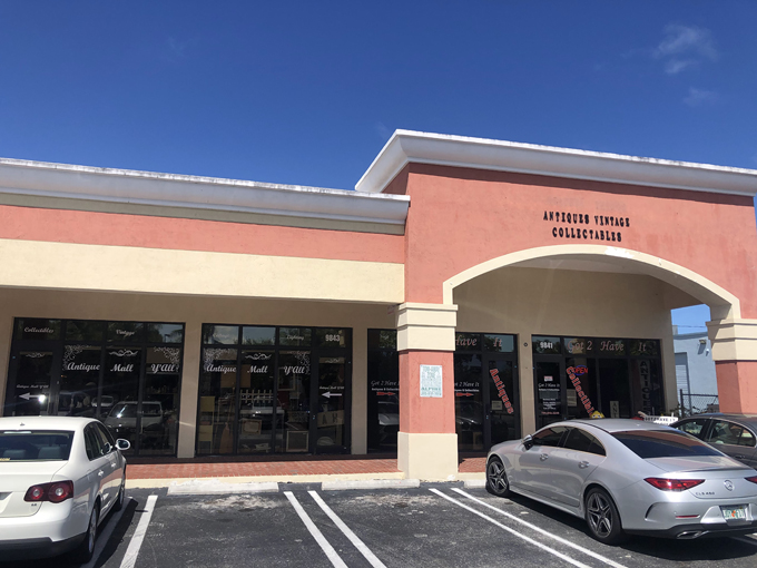 Antique Mall Y'All (Palmetto Bay)