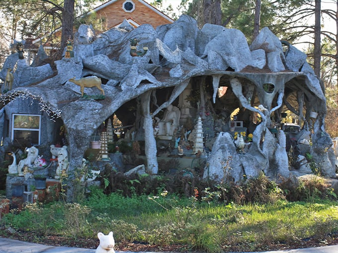 Bizarre Yard Sculpture in Kathleen 1