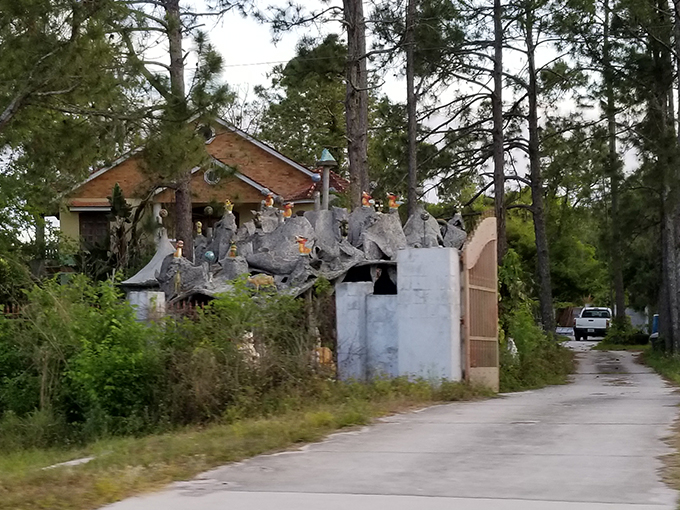 Bizarre Yard Sculpture in Kathleen 5