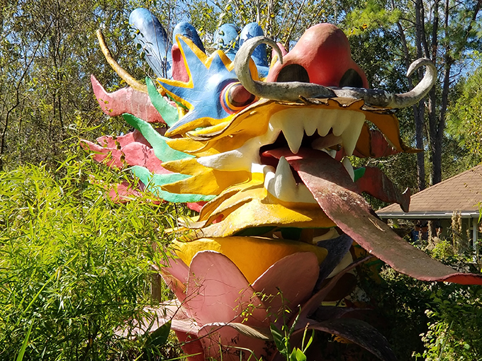 Bizarre Yard Sculpture in Kathleen 7