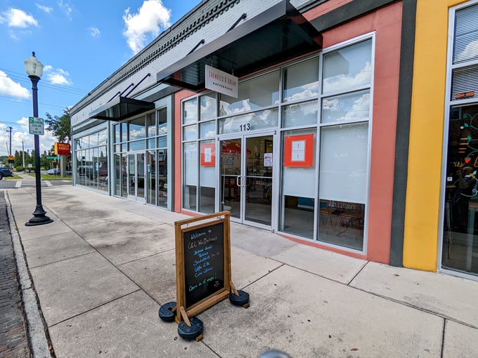 Crumbles & Cream Kaffeehaus (Plant City)