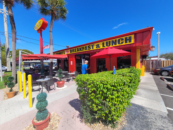 Dandee Donut Factory (Pompano Beach)