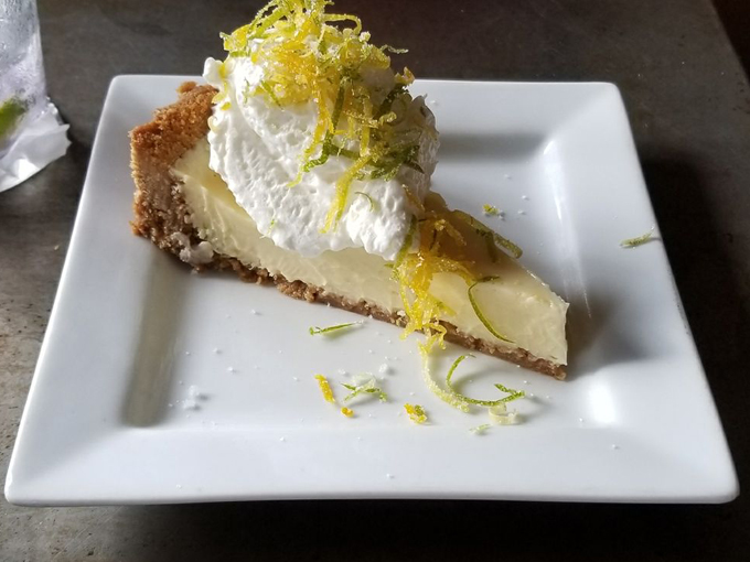 Ella&rsquo;s Americana Folk Art Cafe 9