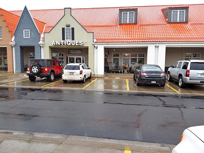 Harvest Antiques & Collectibles 1