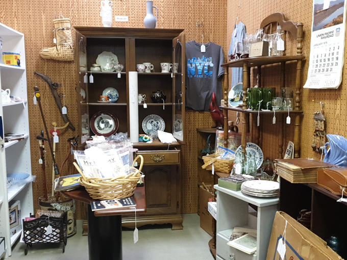 Harvest Antiques & Collectibles 9