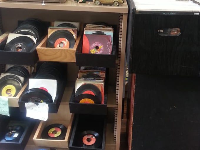 Kalamazoo Antiques Market 8