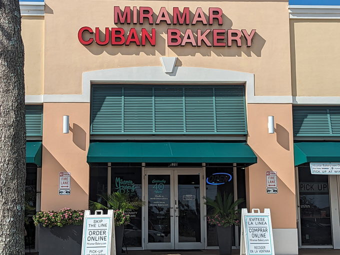Miramar Bakery (Hollywood)
